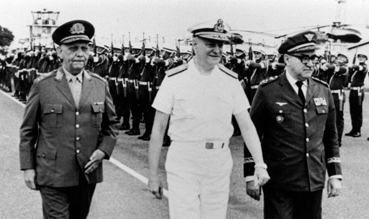 Memorial da Democracia - Junta Militar toma o comando do país